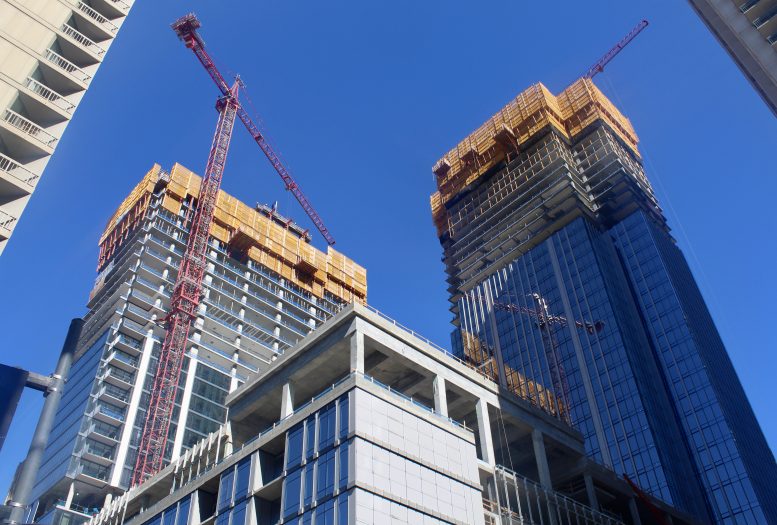 Construction Reaches Halfway Mark for 971-Foot-Tall One Chicago Square ...