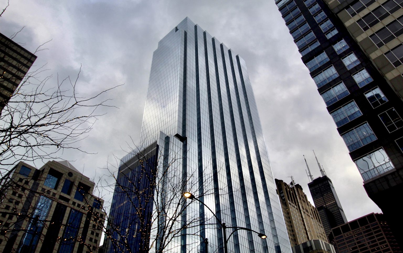 Work Complete for 110 N Wacker Drive, Chicago's Sixth Tallest ...