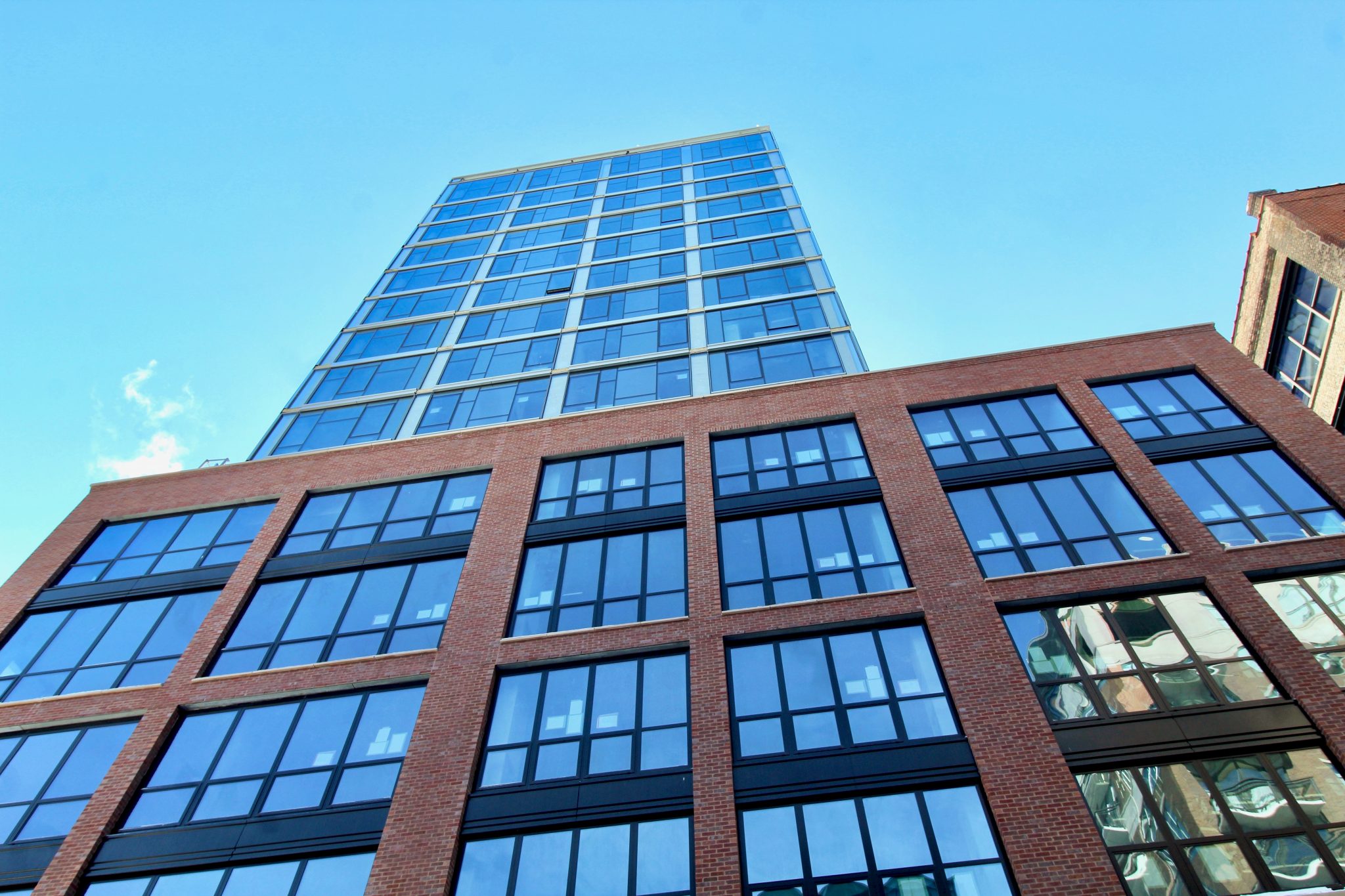 Exterior Wall Reaches Full Height at AMLI 808 in Near North Side ...