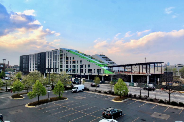 Facade at Triangle Square Nears Completion in Bucktown - Chicago YIMBY