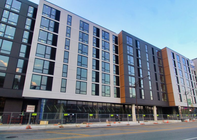 Facade at Triangle Square Nears Completion in Bucktown - Chicago YIMBY