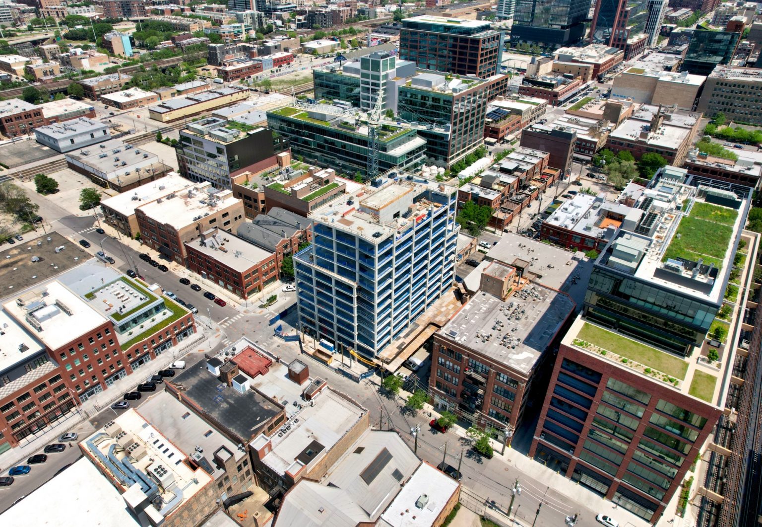 1045 on Fulton Market Reaches Full Height in Fulton Market District ...