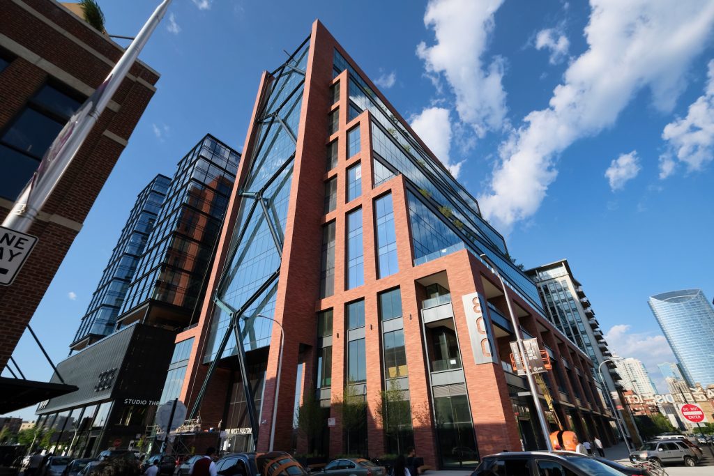 Interior and Landscaping Work Wraps Up at 800 W Fulton Market in the ...