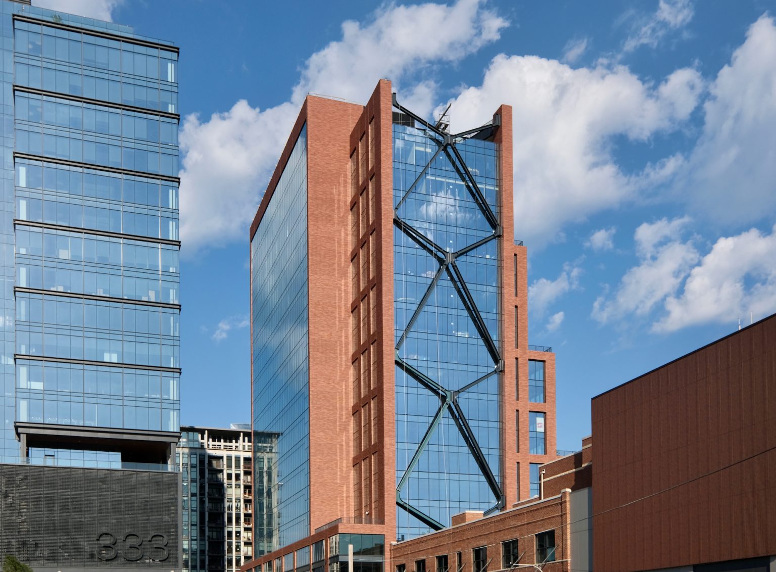 Interior and Landscaping Work Wraps Up at 800 W Fulton Market in the ...