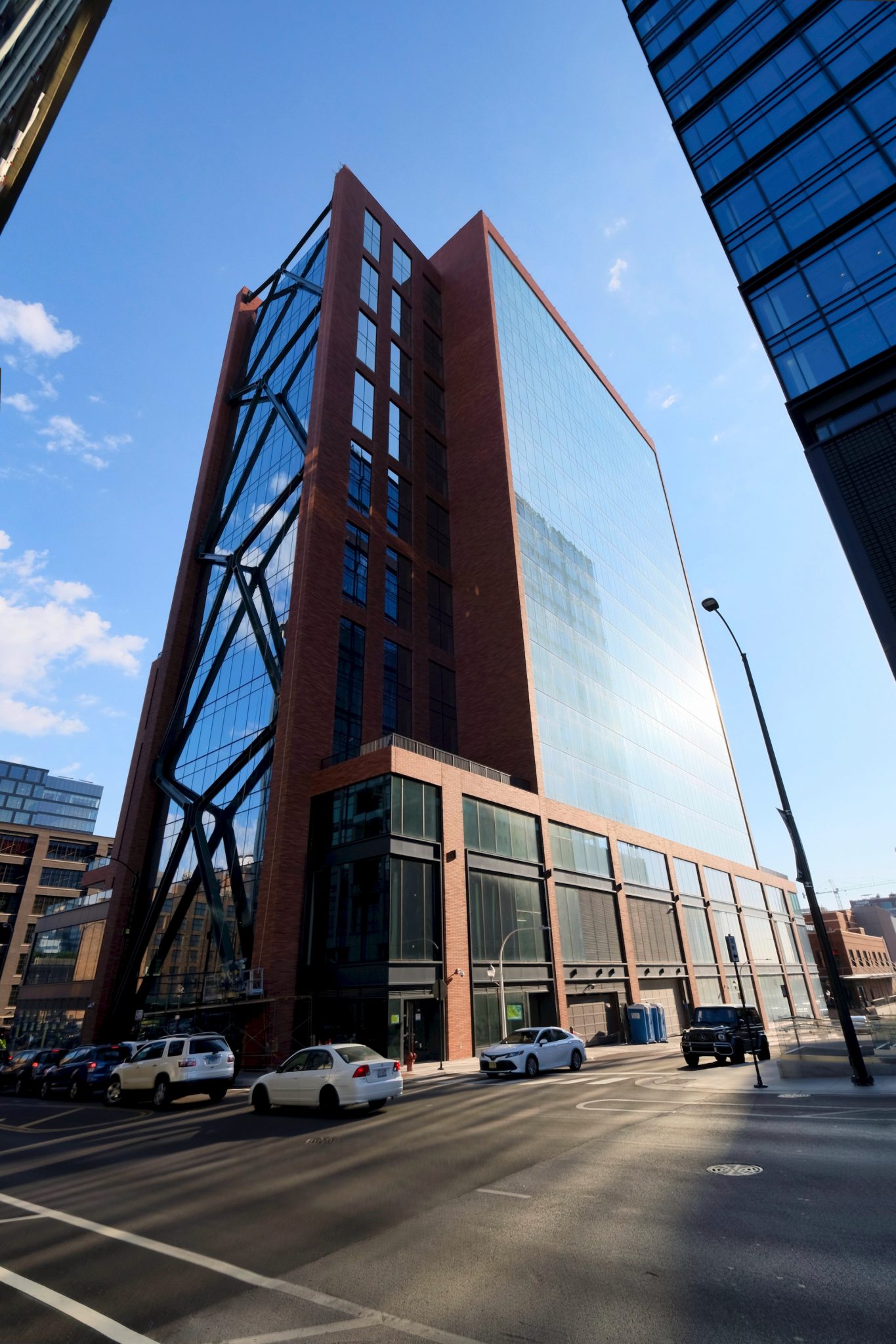 Interior and Landscaping Work Wraps Up at 800 W Fulton Market in the ...