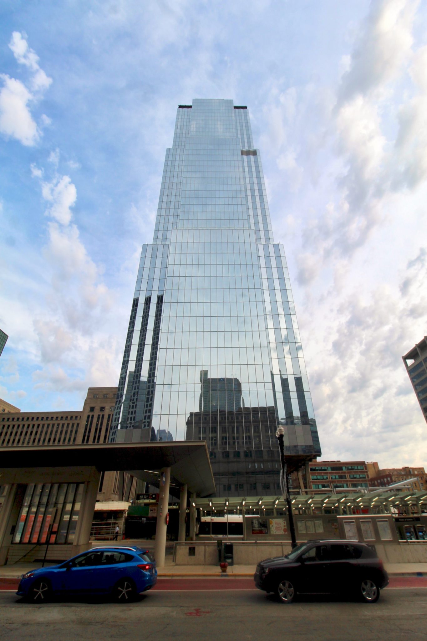 Curtain Wall Nears Full Height for 320 S Canal Street in West Loop Gate ...