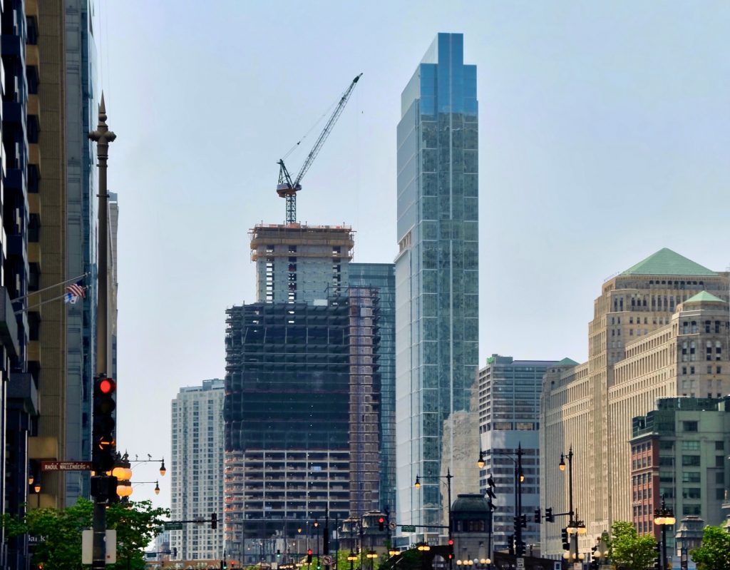 Salesforce Tower Chicago Passes Halfway Mark in River North - Chicago YIMBY