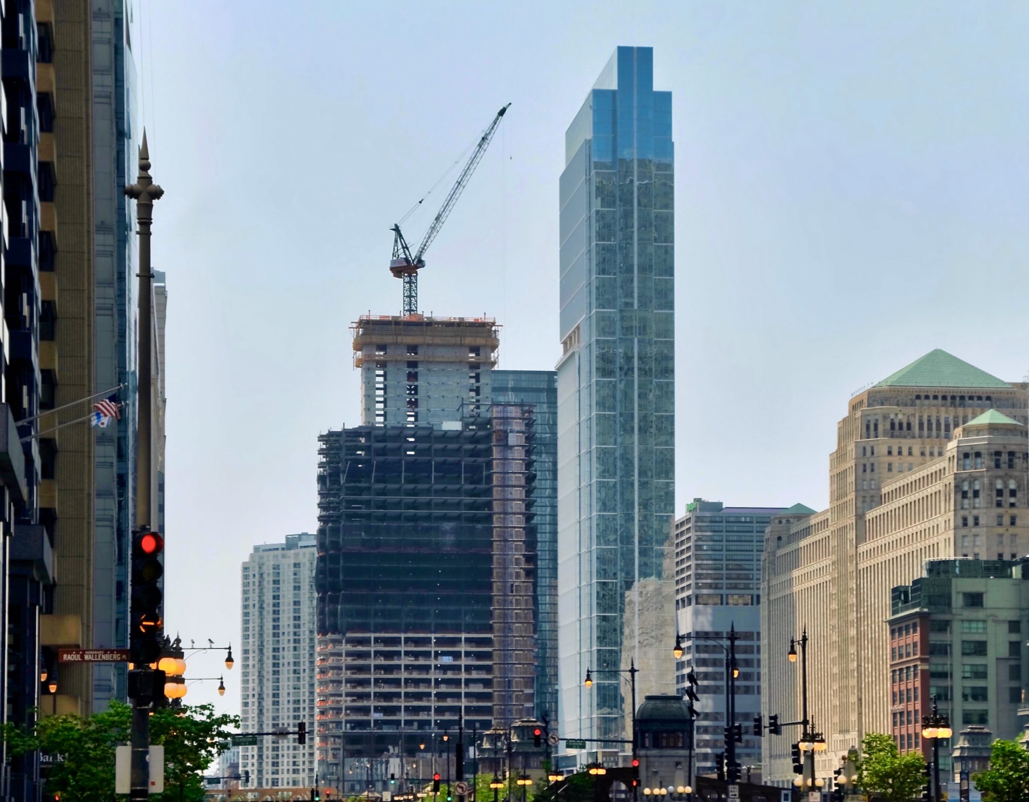Salesforce Tower Chicago Passes Halfway Mark in River North - Chicago YIMBY