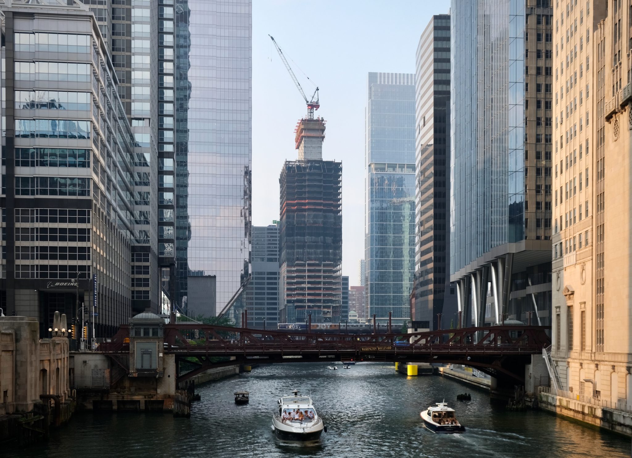 Salesforce Tower Chicago Passes Halfway Mark in River North - Chicago YIMBY