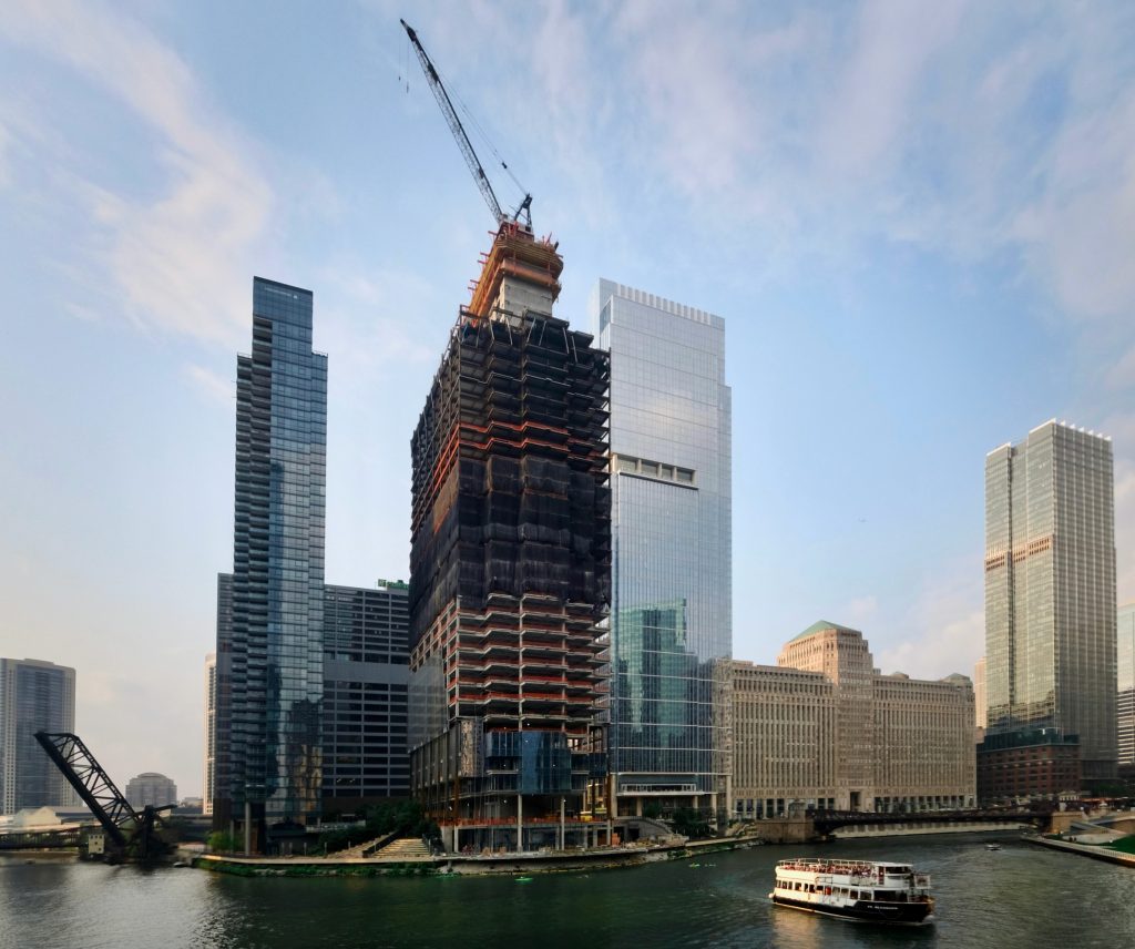 Salesforce Tower Chicago Passes Halfway Mark in River North - Chicago YIMBY