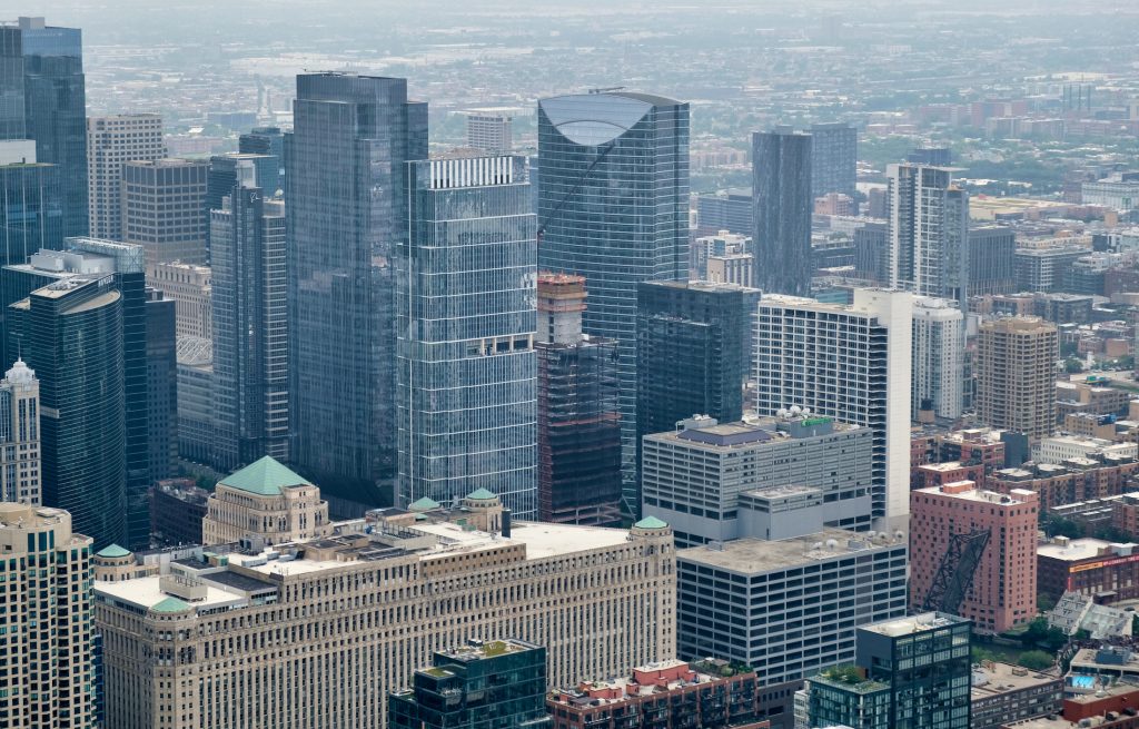 Salesforce Tower Chicago Passes Halfway Mark in River North - Chicago YIMBY