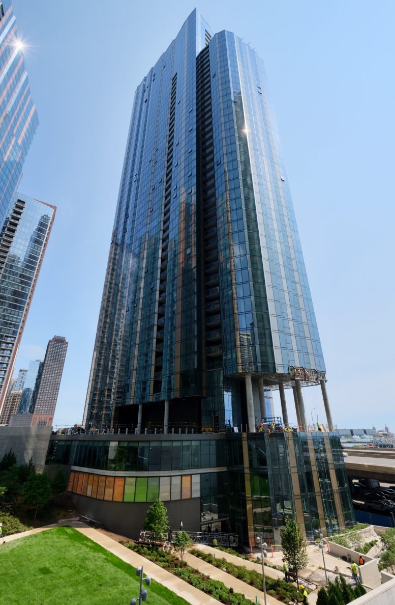 Landscaping at Cascade Park Wraps in Lakeshore East - Chicago YIMBY