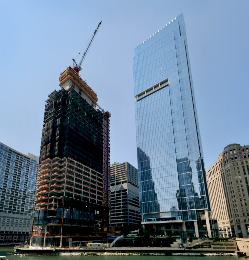 Salesforce Tower Chicago Passes Halfway Mark in River North - Chicago YIMBY