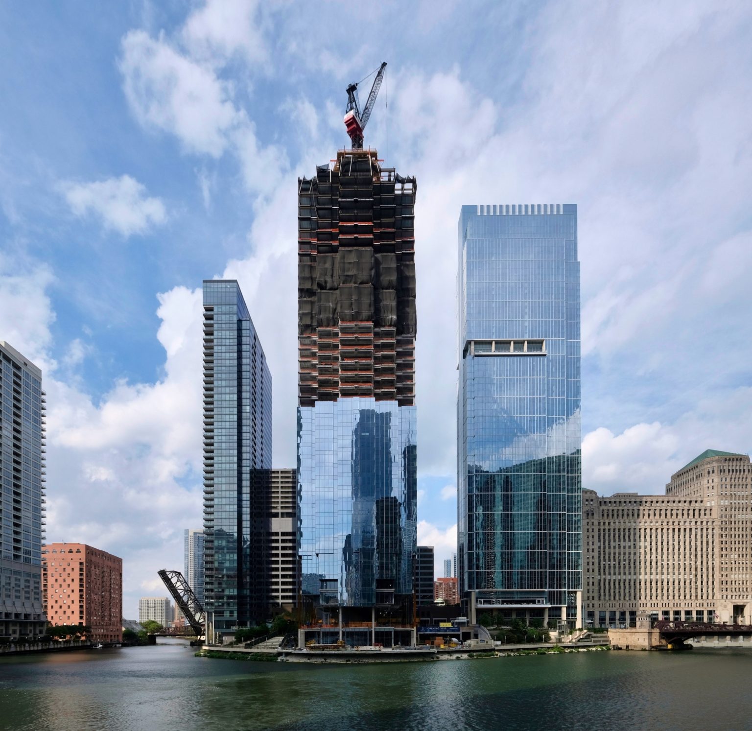 Salesforce Tower Core Reaches Two-Thirds Mark in River North - Chicago ...