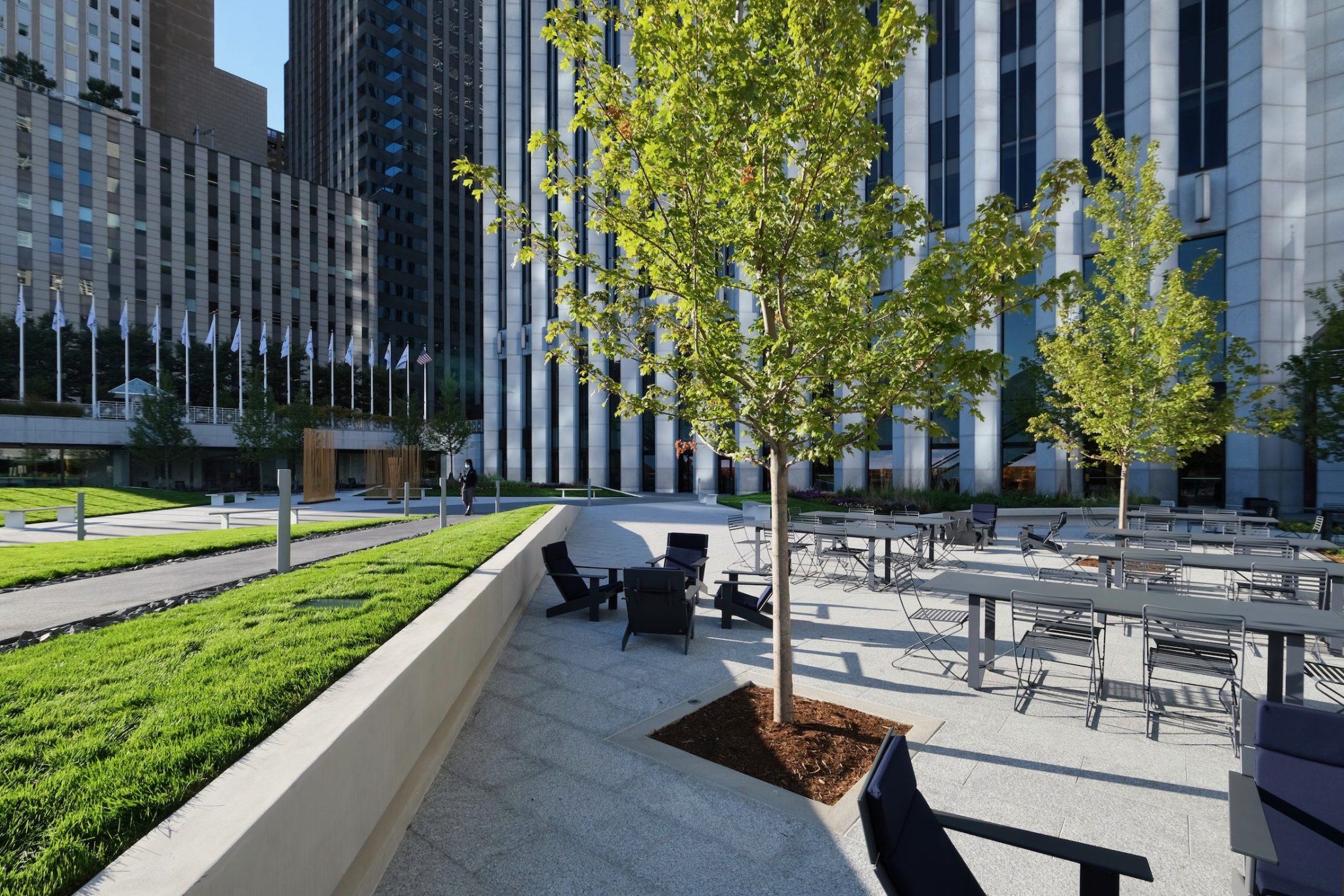 Aon Center Plaza Opens to Public at 200 E Randolph Street in New ...