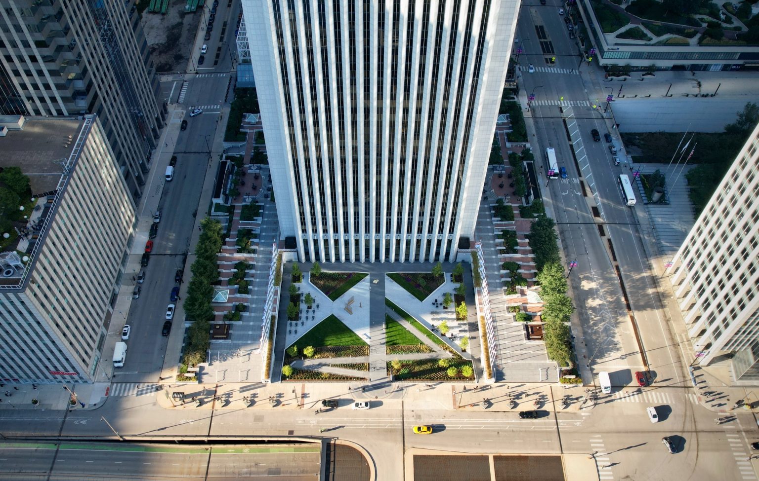 Aon Center Plaza Opens to Public at 200 E Randolph Street in New ...