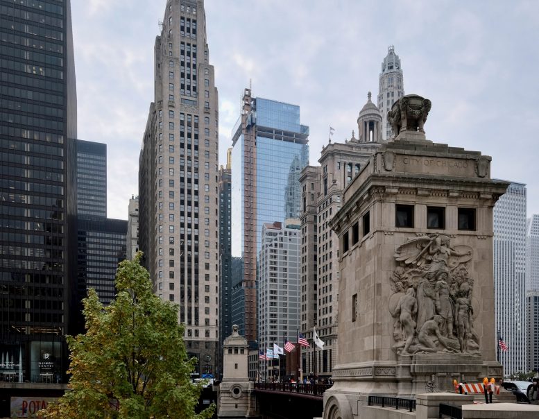 Facade Encloses Top of 300 N Michigan Skyscraper in The Loop - Chicago ...