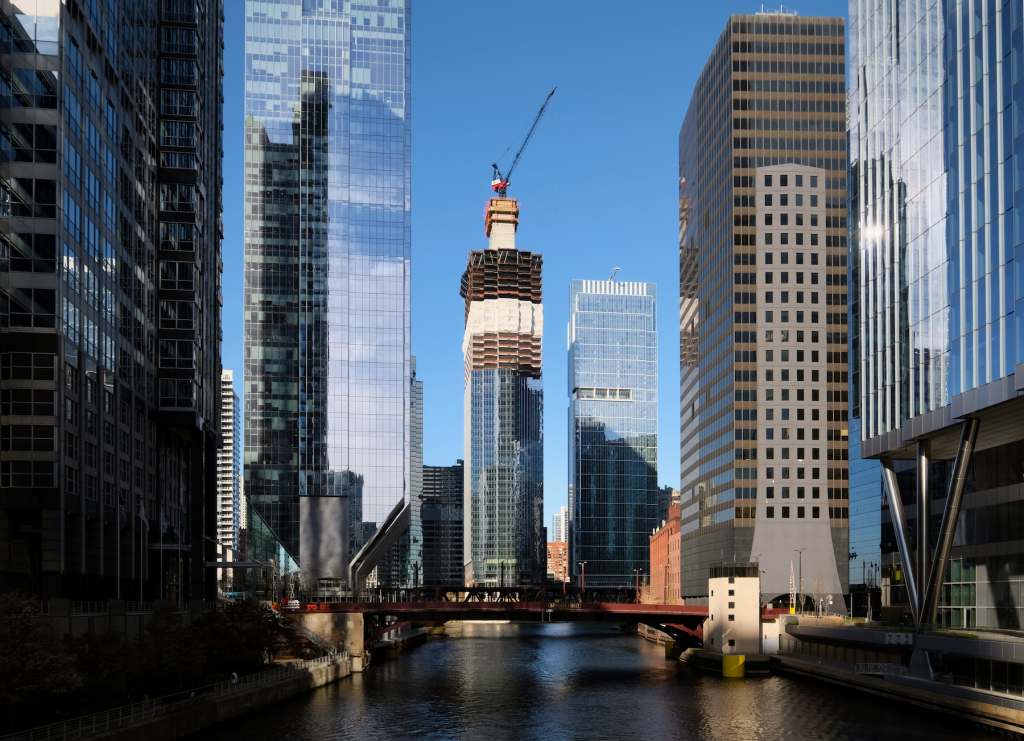Salesforce Tower Chicago Eclipses Neighboring Wolf Point East ...
