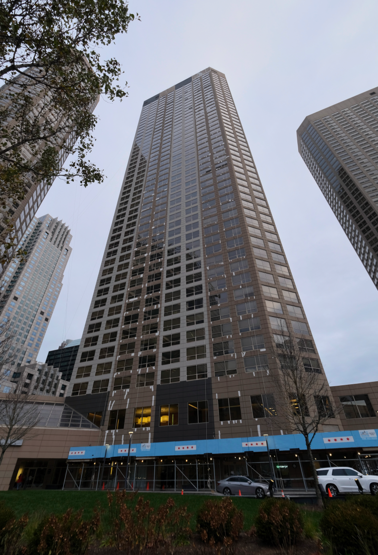 Presidential Towers Go Grayscale at 555 W Madison Street in West Loop ...