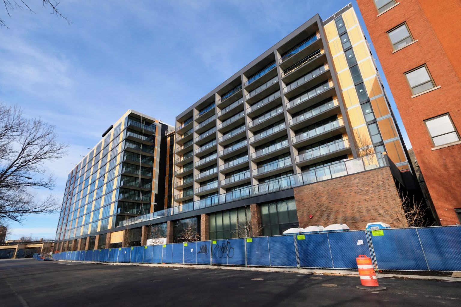 Final Cladding Brings West Loop’s Evo Union Park Closer to Finish Line ...