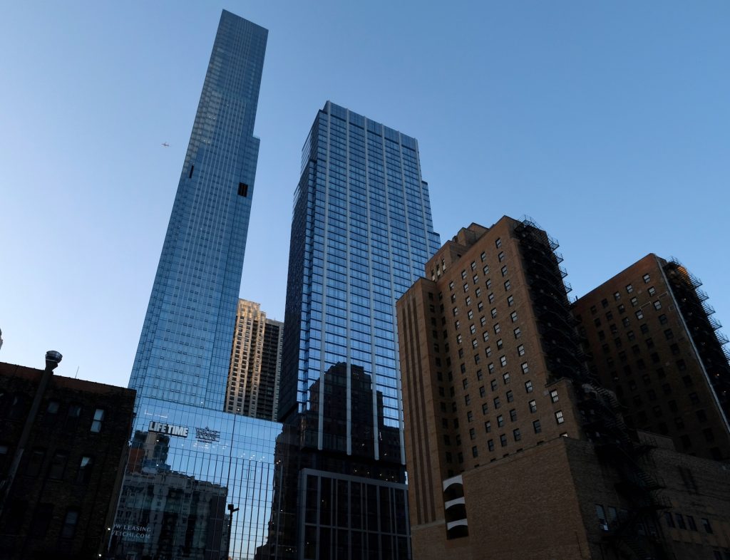 One Chicago’s West Tower Snags Sixth Place in Construction Countdown ...