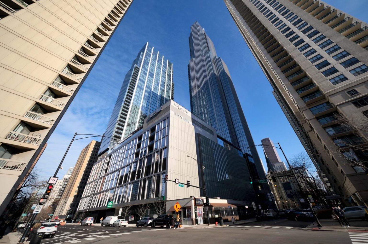 One Chicago East Tower Races Towards Completion At Second Place In ...