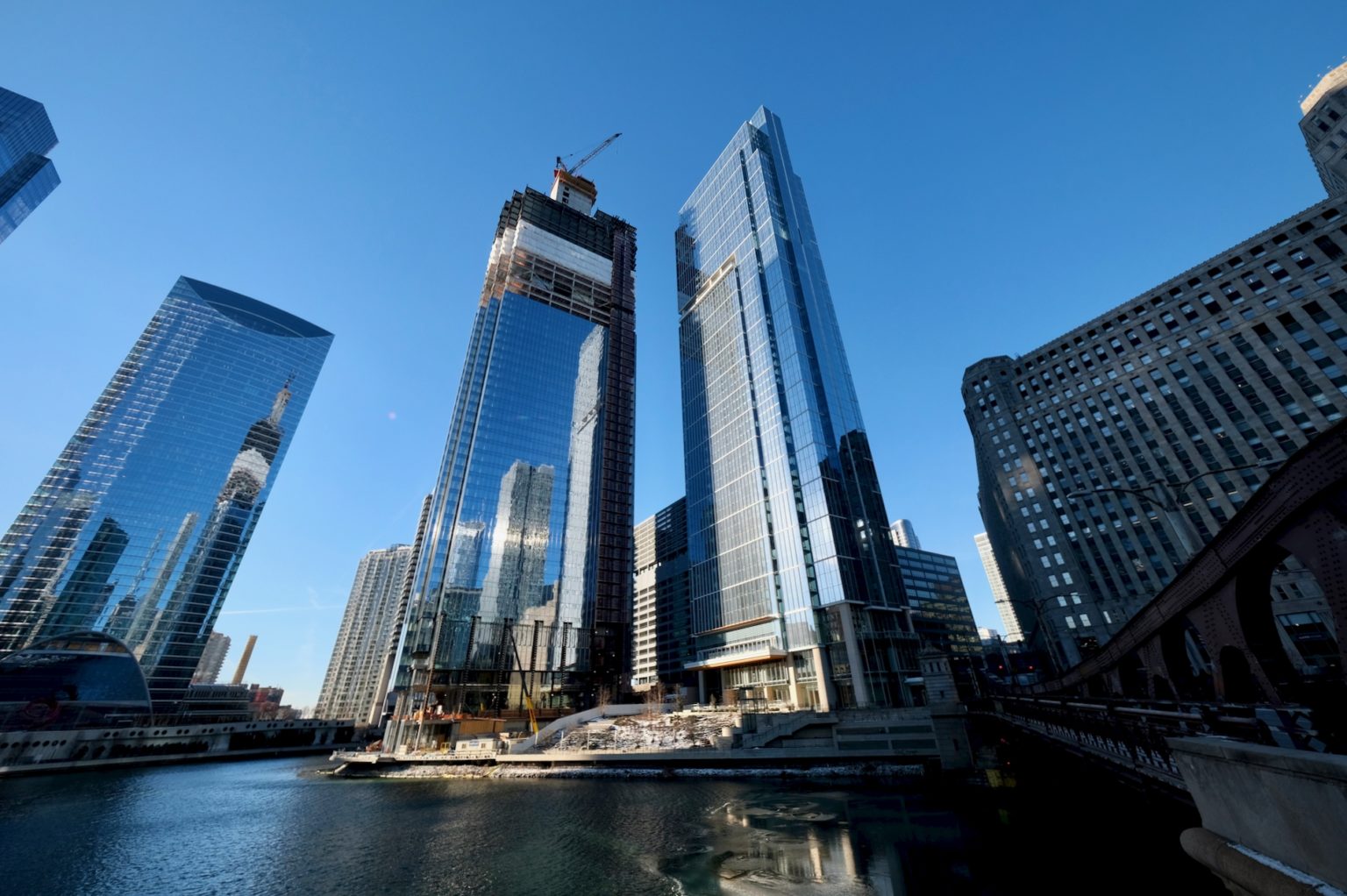 Salesforce Tower Core Tops Out in River North - Chicago YIMBY