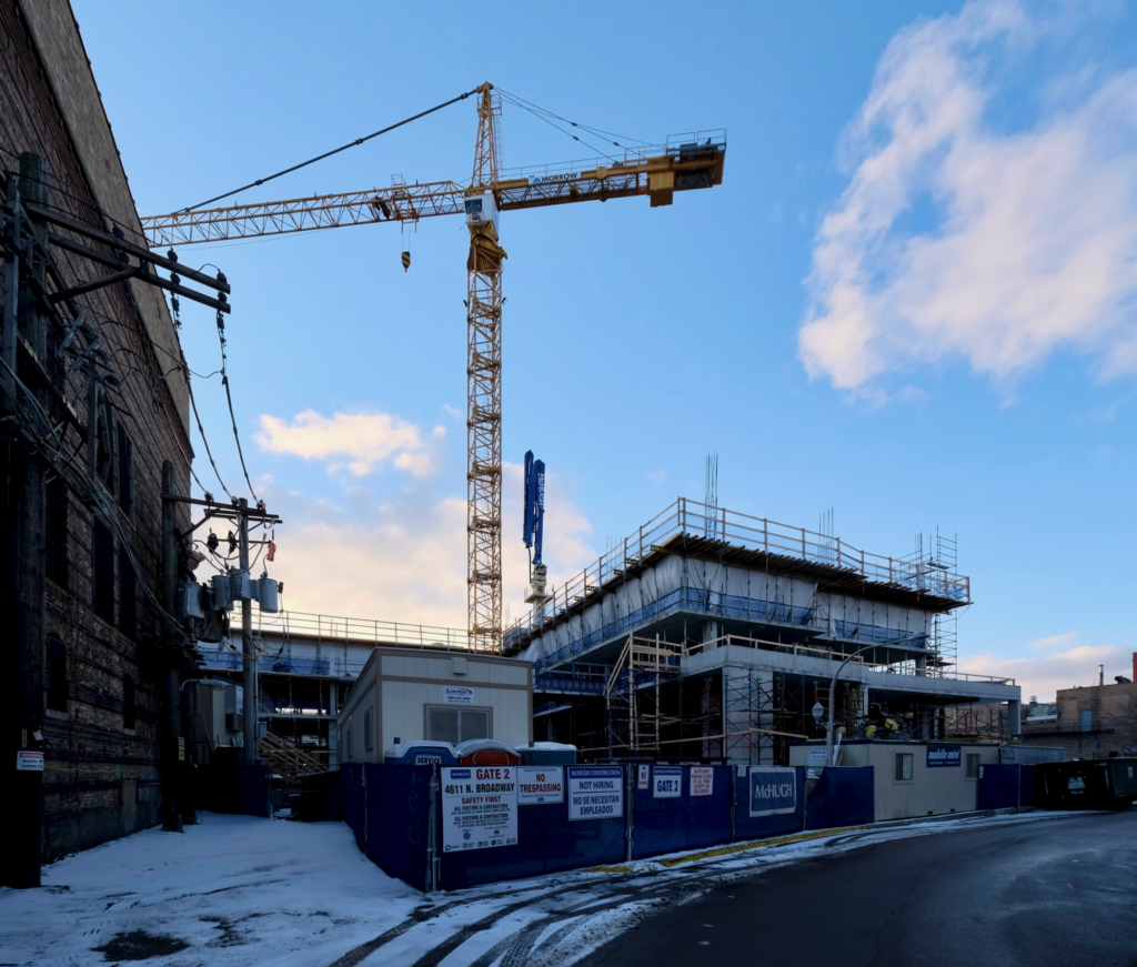 Platform 4611 Mid-Rise Springs Up in Uptown - Chicago YIMBY