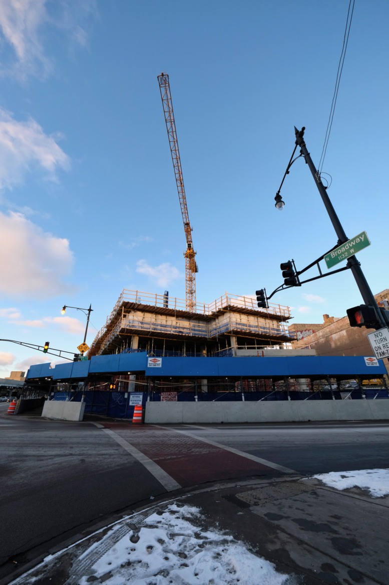 Platform 4611 Mid-Rise Springs Up in Uptown - Chicago YIMBY