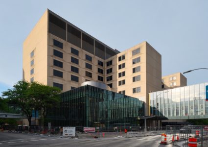 UI Health Welcome Atrium Nears Completion in Illinois Medical District ...