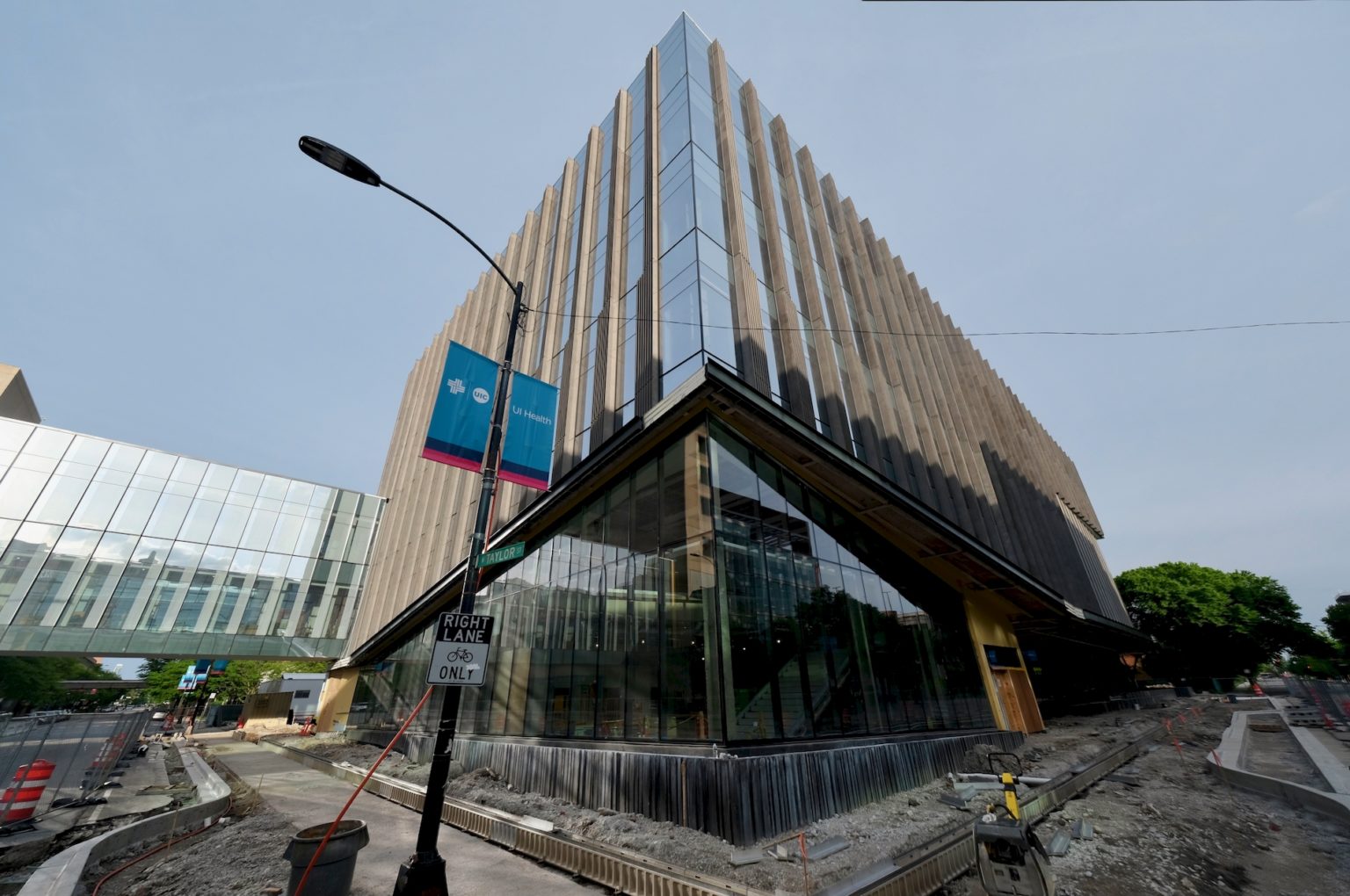 Final Exterior Work Underway for UI Health's Outpatient Surgery Center ...