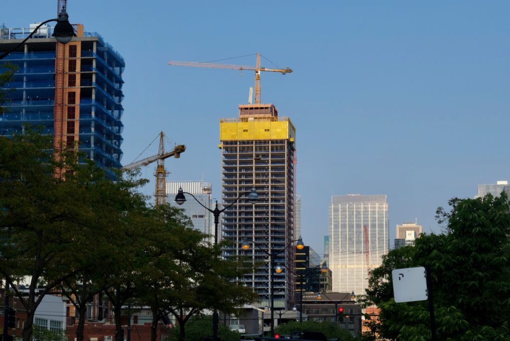 Facade Installation Begins at 900 W Randolph Street in Fulton Market ...