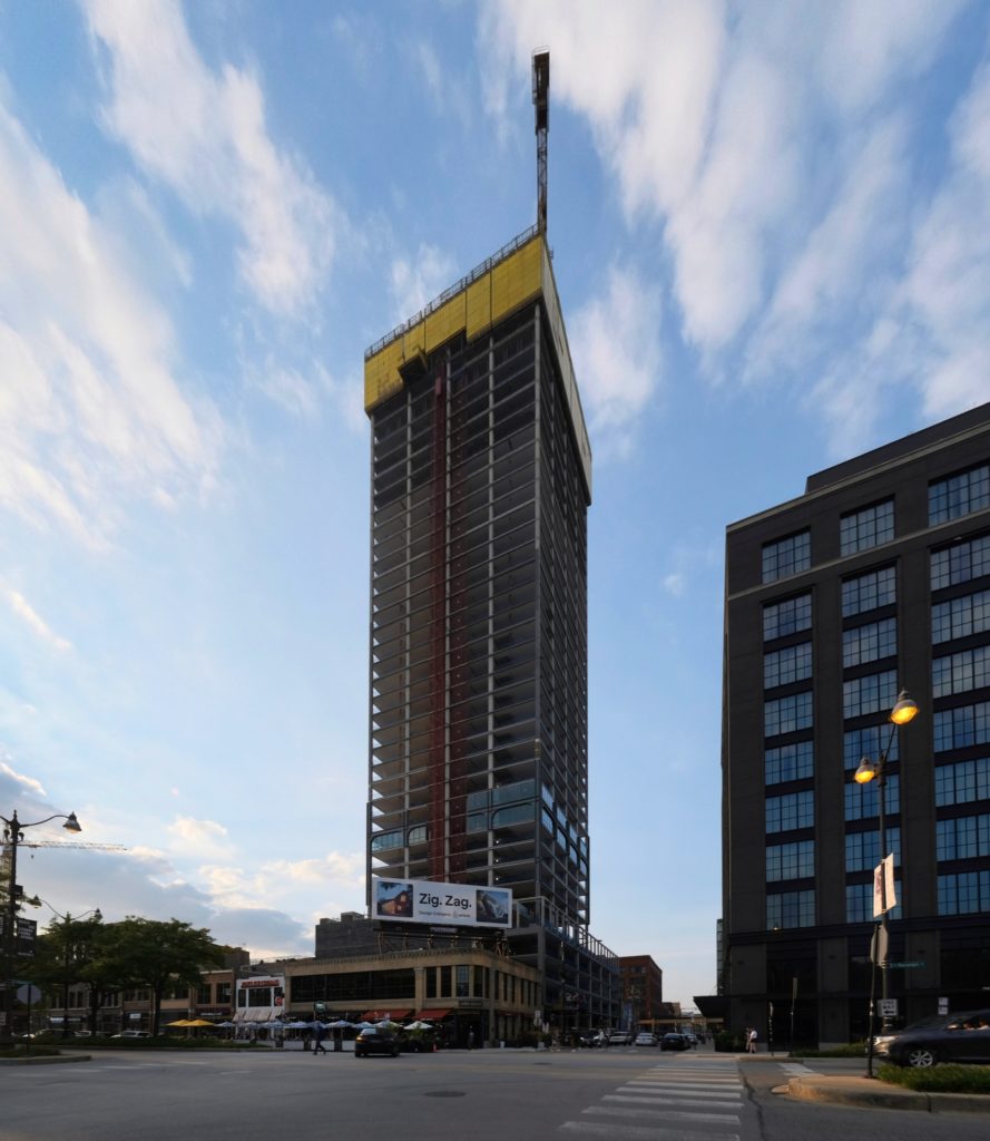 Facade Installation Begins at 900 W Randolph Street in Fulton Market District - Chicago YIMBY