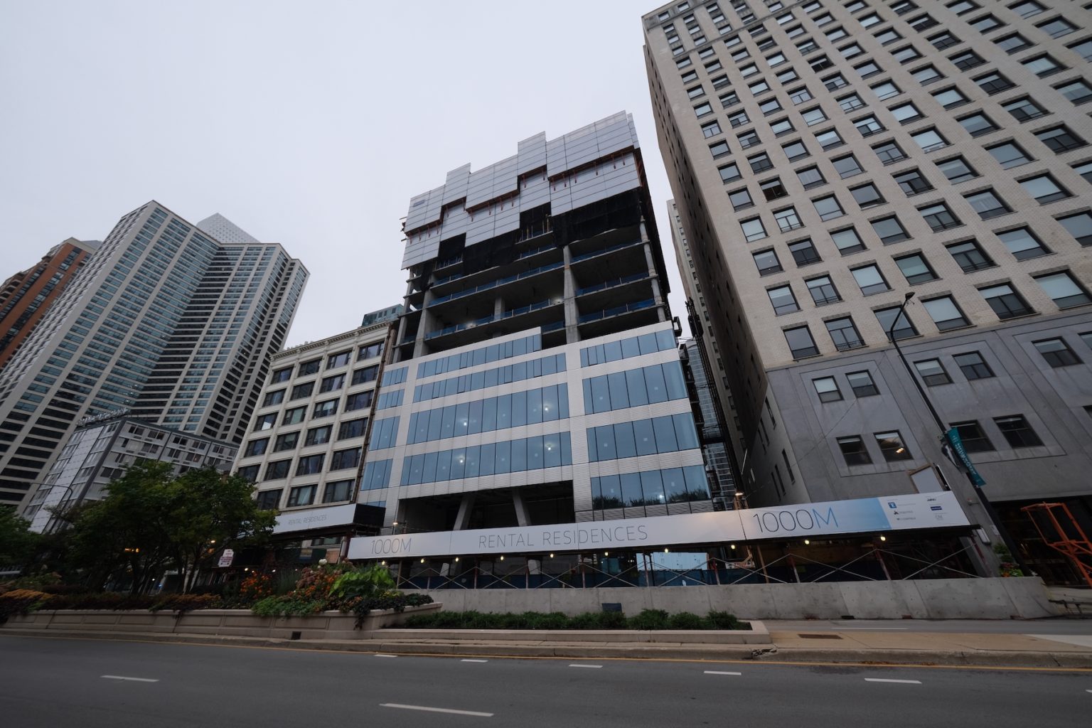 Facade Work Begins for 1000M Apartments in South Loop - Chicago YIMBY