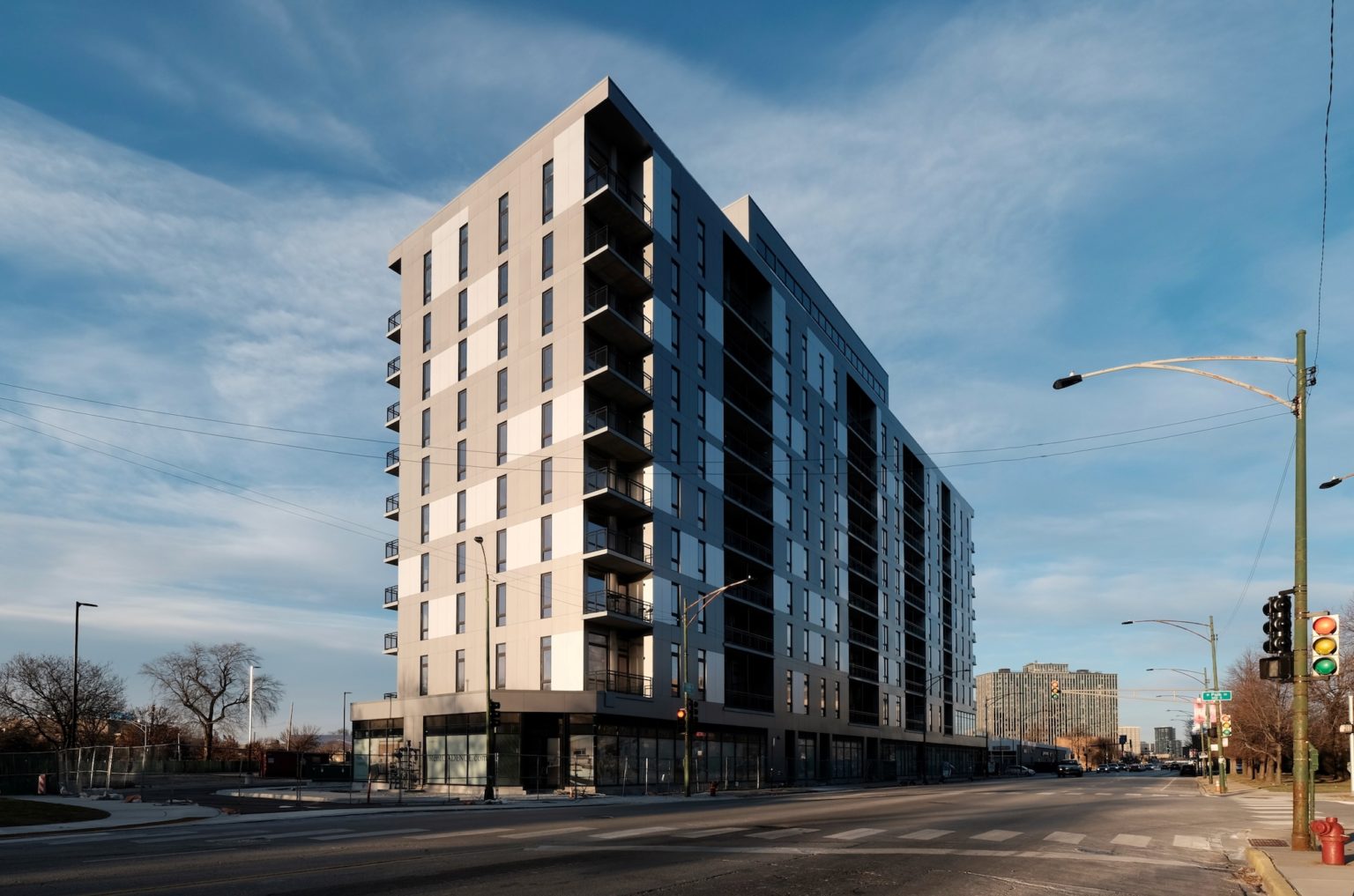 Cadence Apartments Wraps Up in Illinois Medical District - Chicago YIMBY