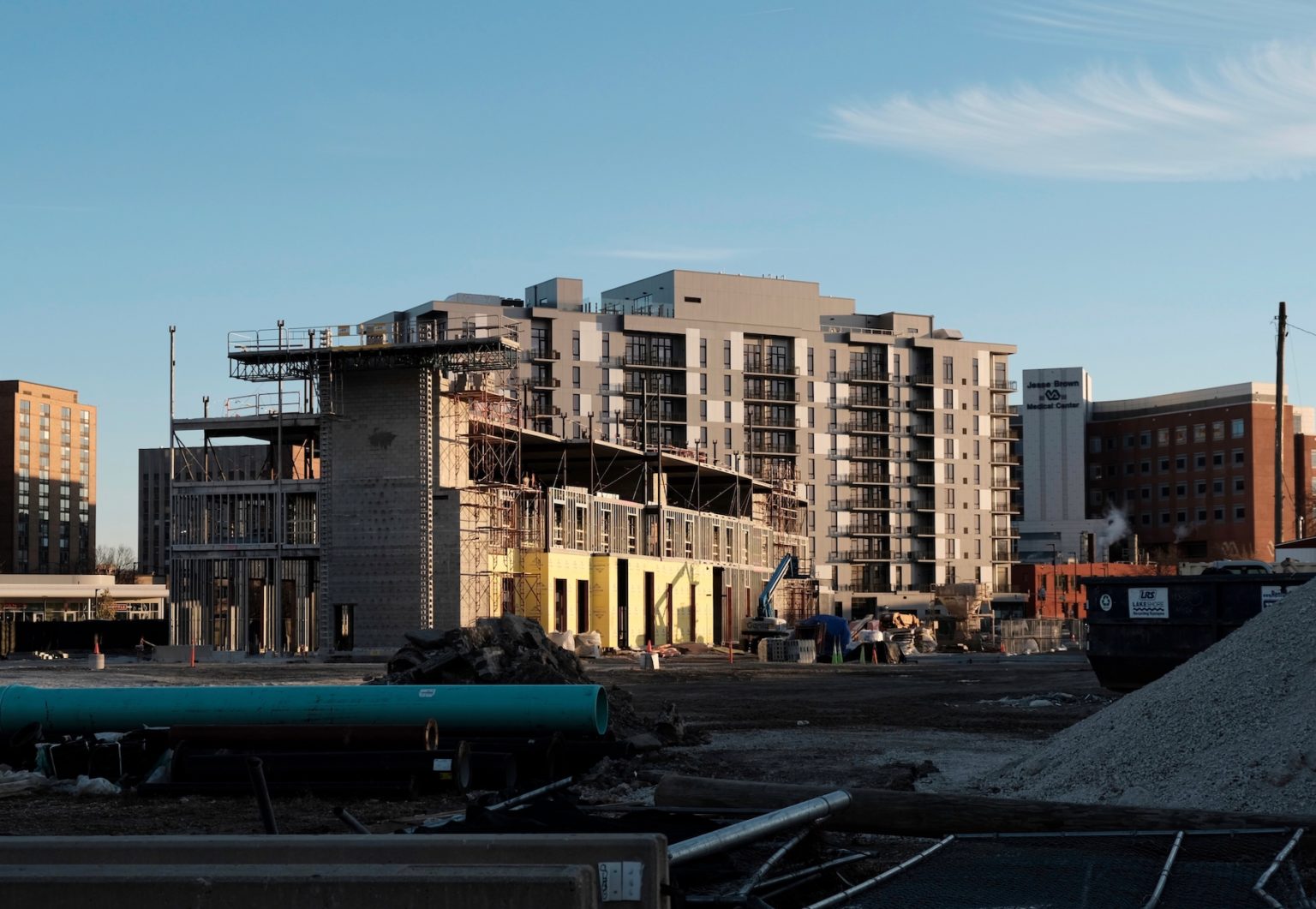 New Hampton Inn & Suites Reaches Fourth Floor in Illinois Medical ...