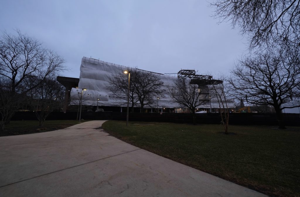 Steel Tops Out for UIC Computer Science Building in Little Italy ...