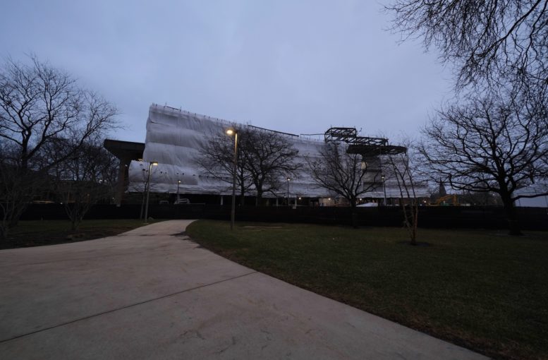 Steel Tops Out for UIC Computer Science Building in Little Italy ...