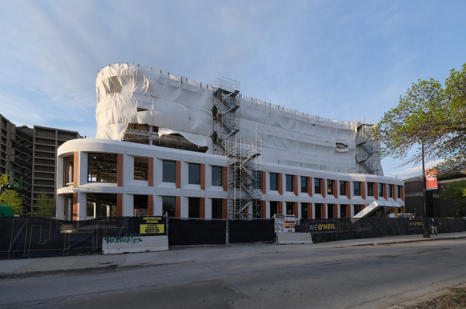 Facade Pieces Go Up at UIC's Computer Design Research and Learning ...