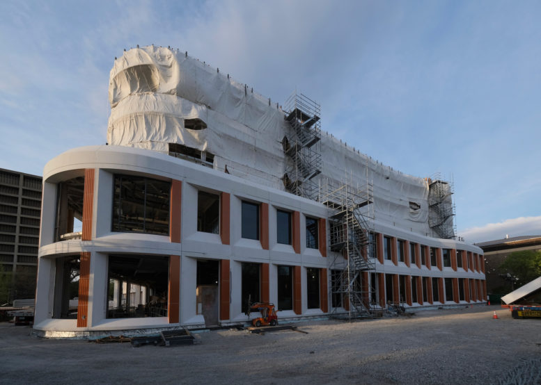 Facade Pieces Go Up at UIC's Computer Design Research and Learning ...