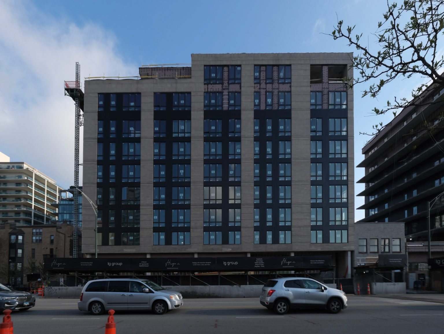Facade Underway for Hugo Development in River North - Chicago YIMBY