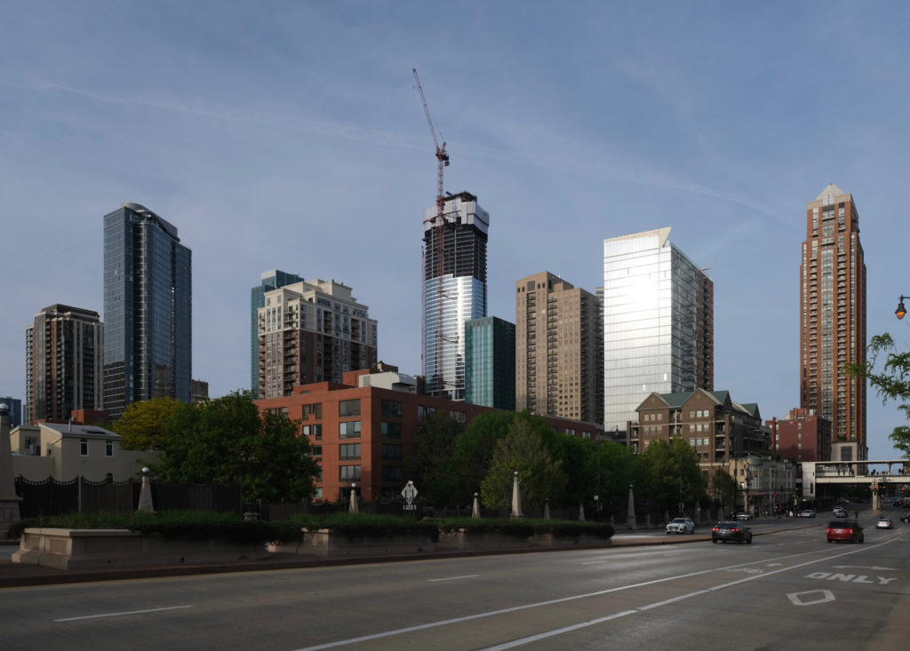 1000M Tower Approaches 700 feet in South Loop - Chicago YIMBY