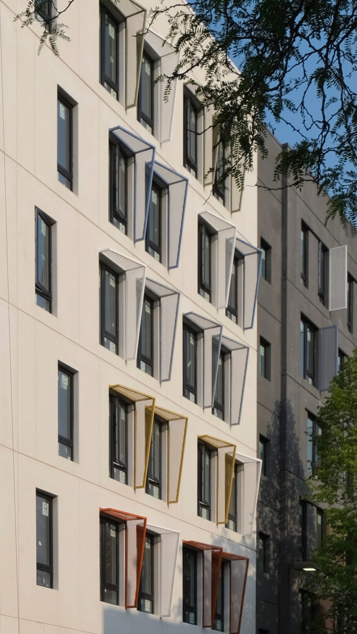 Ground-Level Facade Installed at Stephens Commons in Uptown - Chicago YIMBY