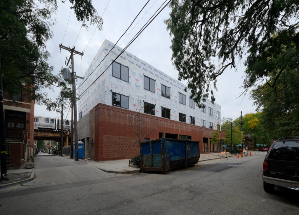 Three-Story Redevelopment at 935 W Webster Avenue is Now Topped Out in Lincoln Park - Chicago YIMBY