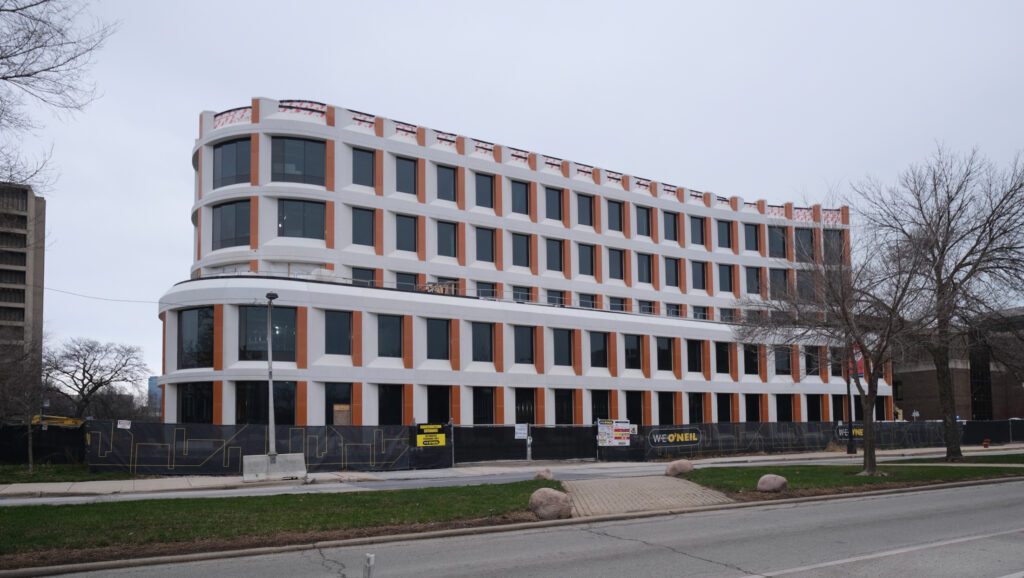 UIC Computer Design and Research Center Wraps Up Final Exterior Touches ...