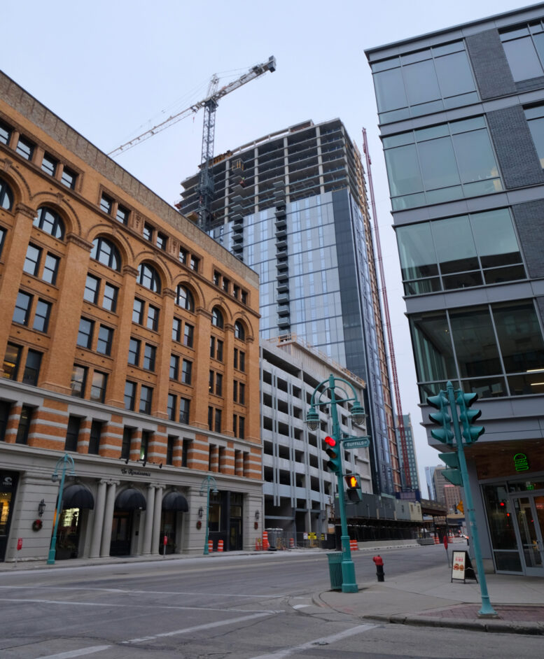 Sister Cities: 333 North Water Street Tops Out in Milwaukee's Third ...