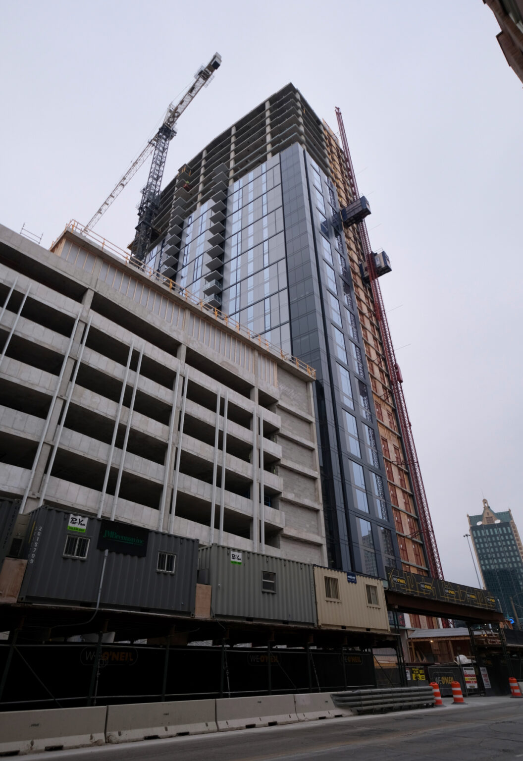 Sister Cities: 333 North Water Street Tops Out in Milwaukee's Third ...