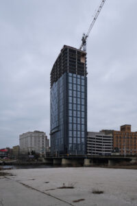 Sister Cities: 333 North Water Street Tops Out in Milwaukee's Third ...