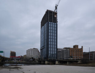 Sister Cities: 333 North Water Street Tops Out in Milwaukee's Third ...