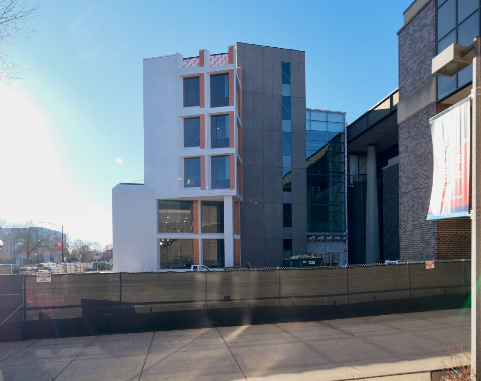Connecting Atrium Fills Out for UIC's Computer Design Research and ...